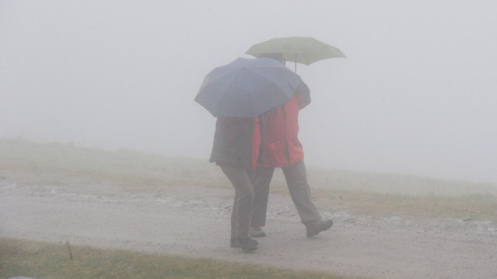 Unwetter am Wochenende: Dauerregen, Sturmgefahr und Hochwasser in Deutschland - wo wird es nass ...