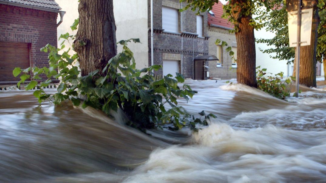 Unwetter mit Überflutungen ohne Ende: Vb-Tief setzt Teile Deutschlands ...
