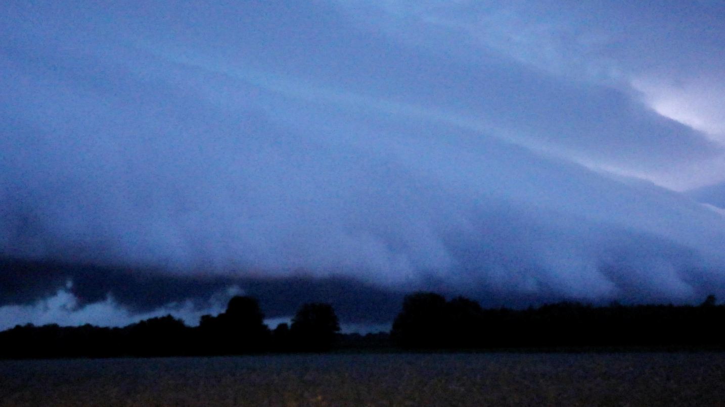 Unwetter-Freitag in Deutschland: Tornado-Alarm und heftige Superzellen bedeuten Gefahr | wetter.de