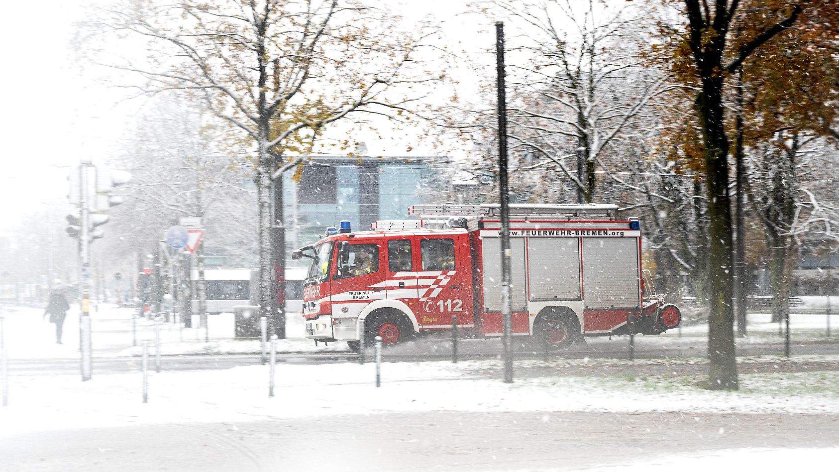 Der Winter rückt vor: Bis 30 Zentimeter Schnee , Frost und erhöhte Unfallgefahr auf glatten ...