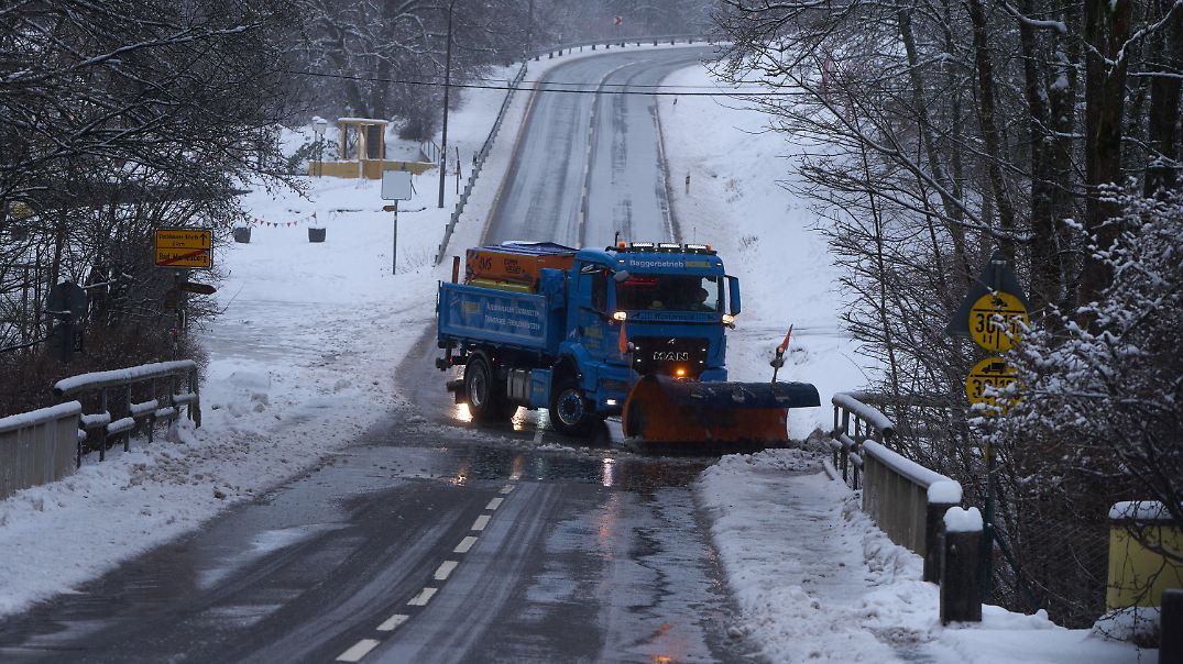 Wetter-Chaos in Deutschland geht weiter - erst Sturm mit Unwettergefahr, dann Schnee und ...