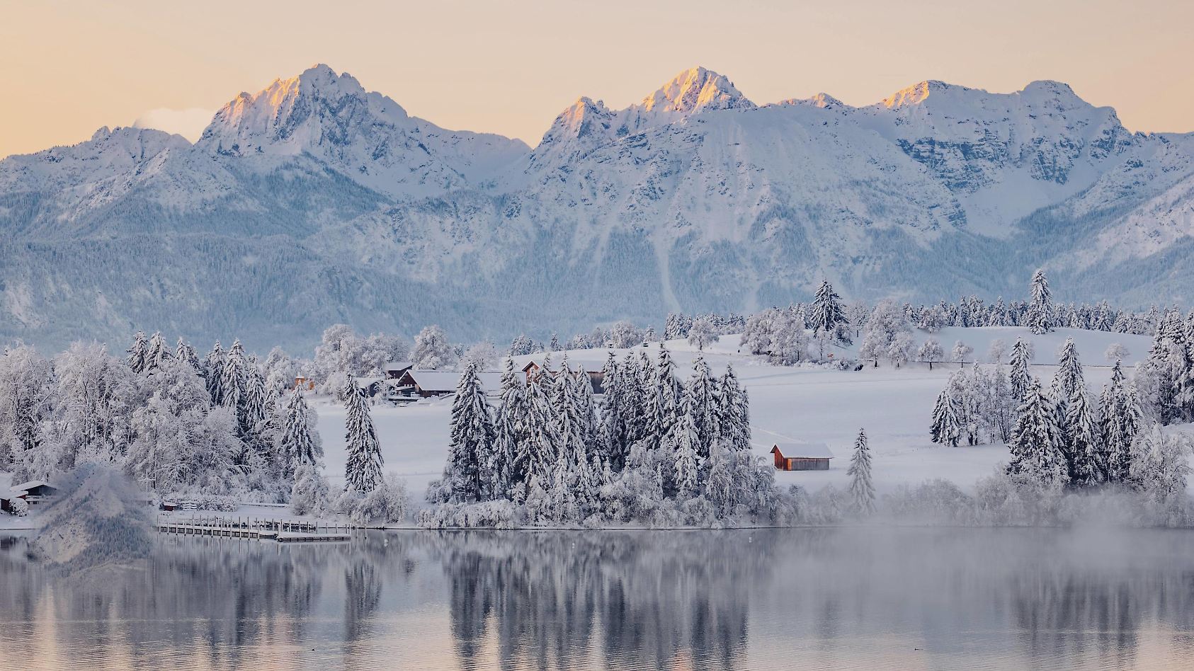 Winter-Comeback mit Kälte und Frost in Deutschland, die Sonne spielt ...