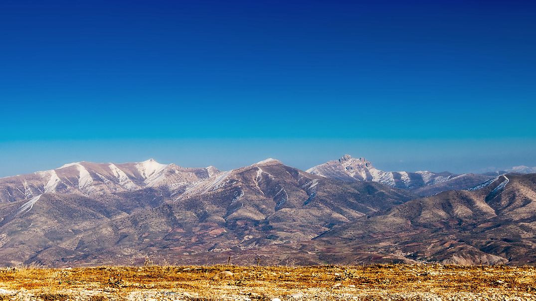 Unsichtbare Kräfte im Zagros-Becken: Hier formen gewaltige geologische ...