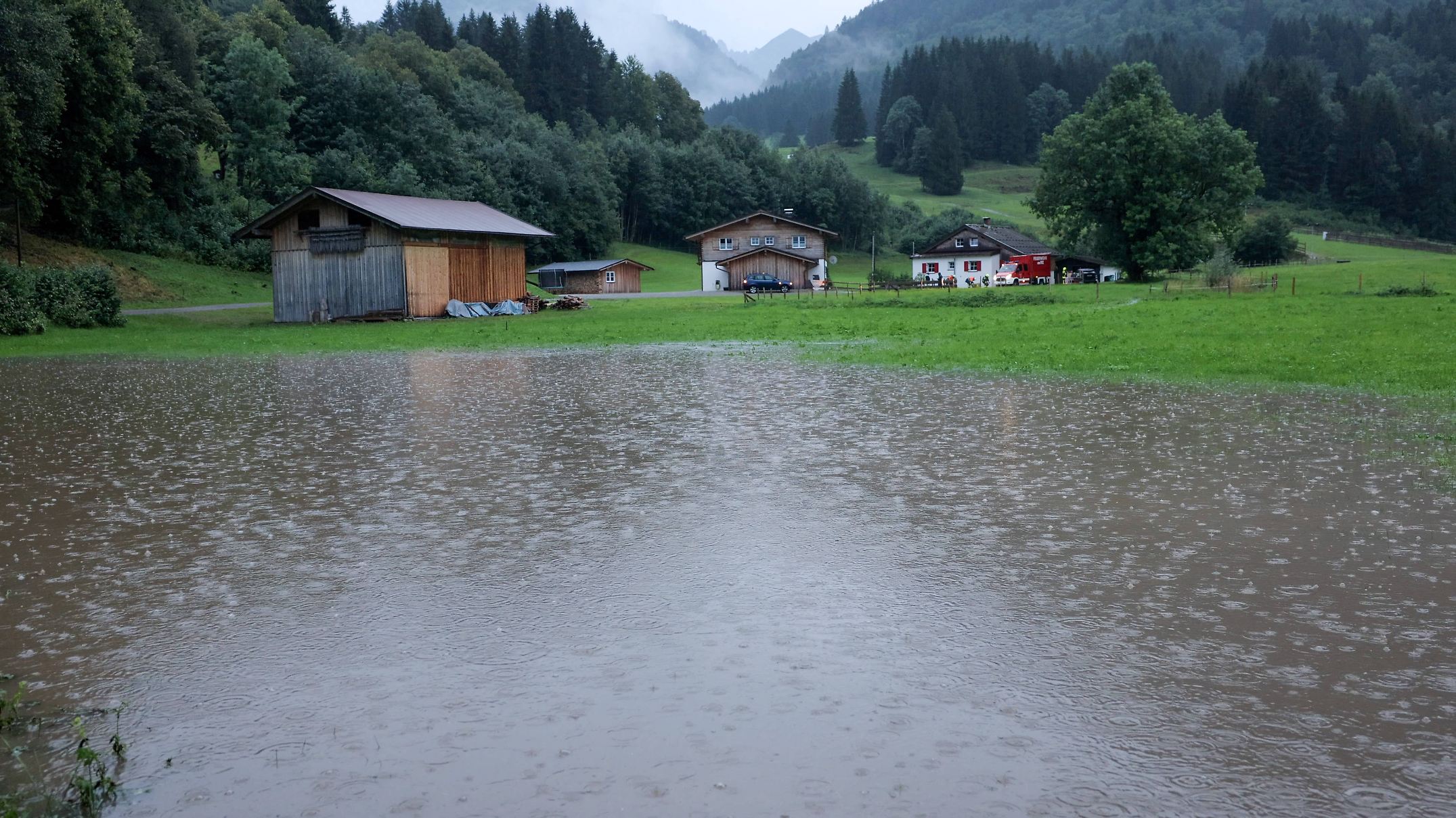 Unwetterwarnung für Europa – Starkregen, Hagel und Sturzfluten drohen | wetter.de