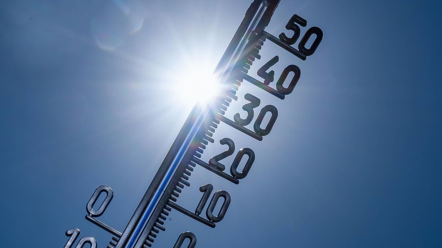 Hitze in Deutschland am Wochenende: Wie lange lässt uns die Hitzewelle mit über 30 Grad ...